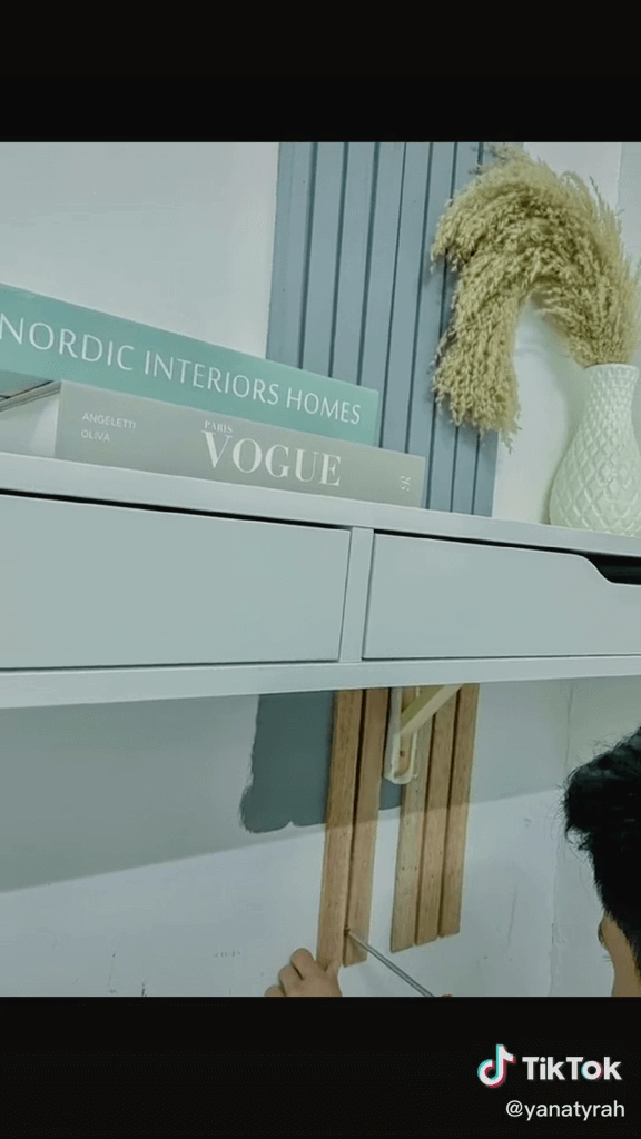 Projek Deco Dinding Meja Makeup Guna Flute Wall