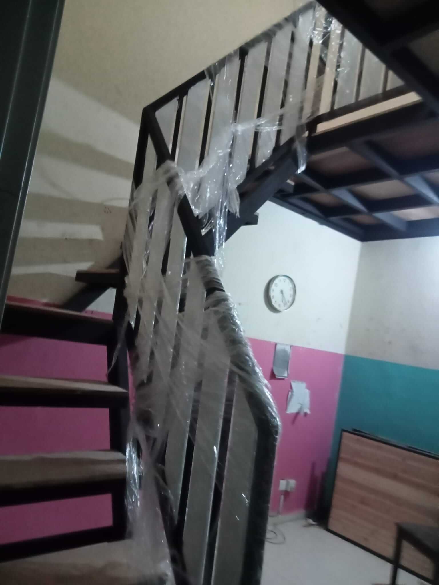 Projek Menjahit Besi Jadikan Loteng Pada Keseluruhan Rumah