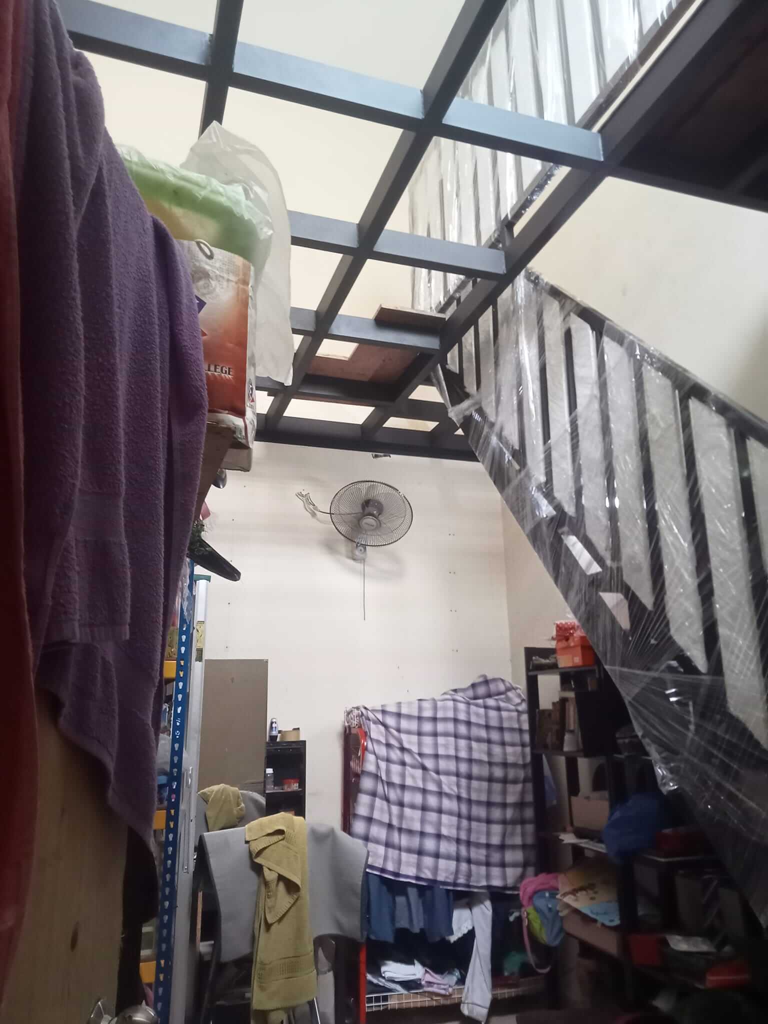 Projek Menjahit Besi Jadikan Loteng Pada Keseluruhan Rumah