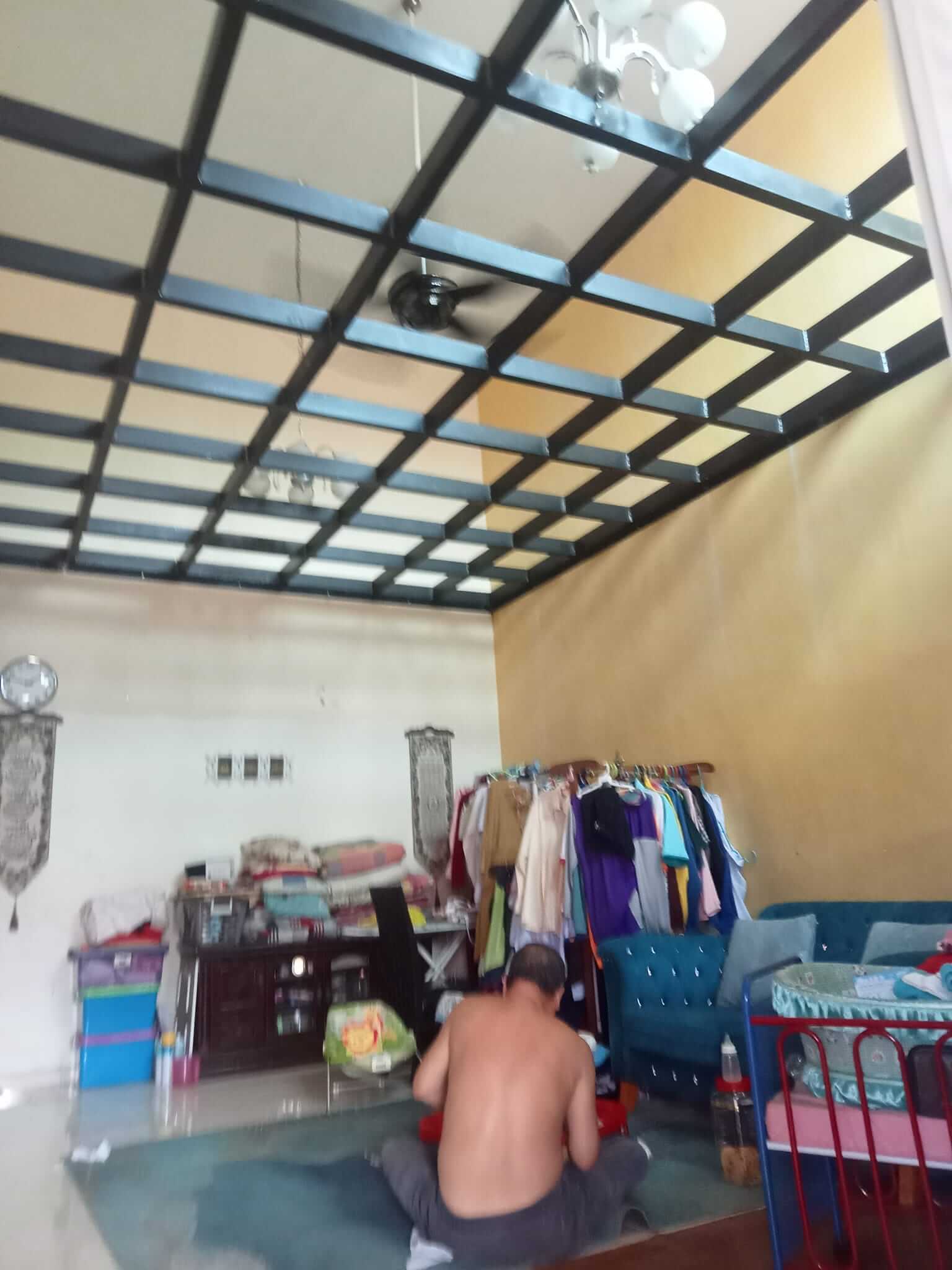 Projek Menjahit Besi Jadikan Loteng Pada Keseluruhan Rumah