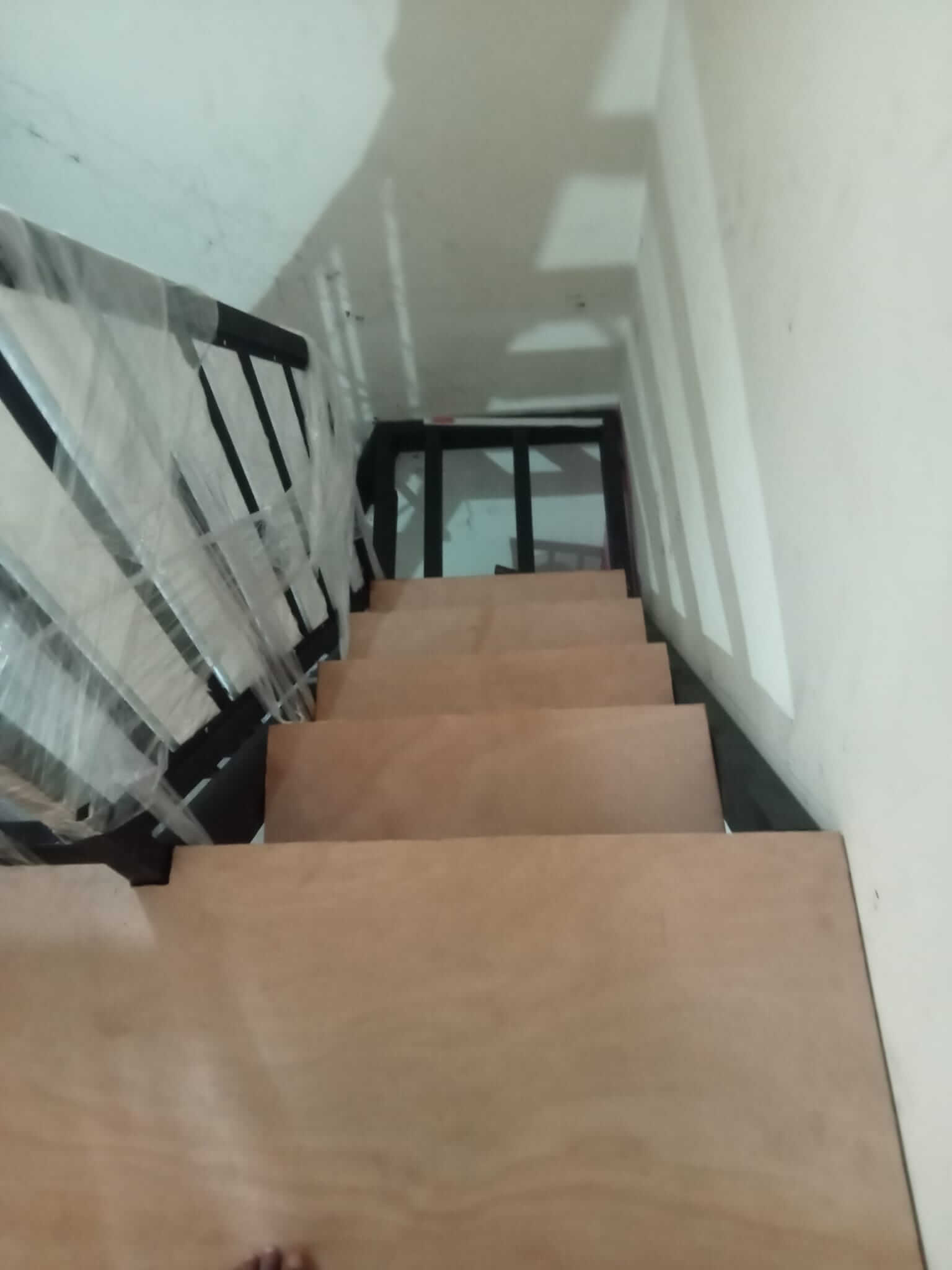 Projek Menjahit Besi Jadikan Loteng Pada Keseluruhan Rumah